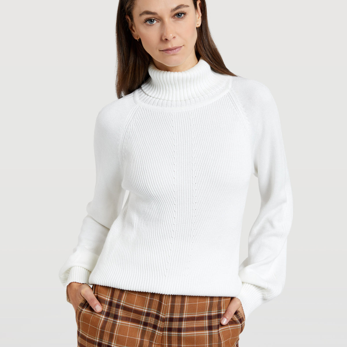 Folded collar rib sweater with bottom-gathering sleeves – Sacoor ...