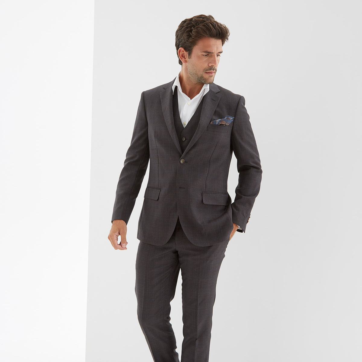 Men's Three-Piece Classic Suit – Sacoor Brothers Malaysia